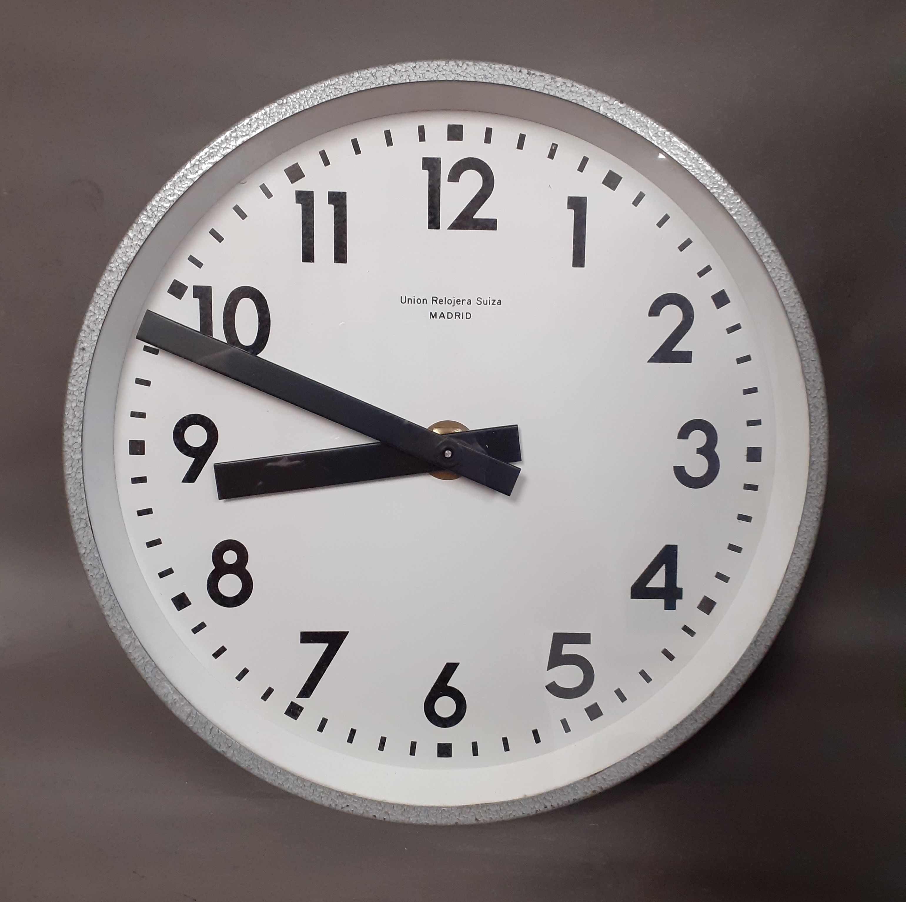 Reloj eléctrico de gabinete